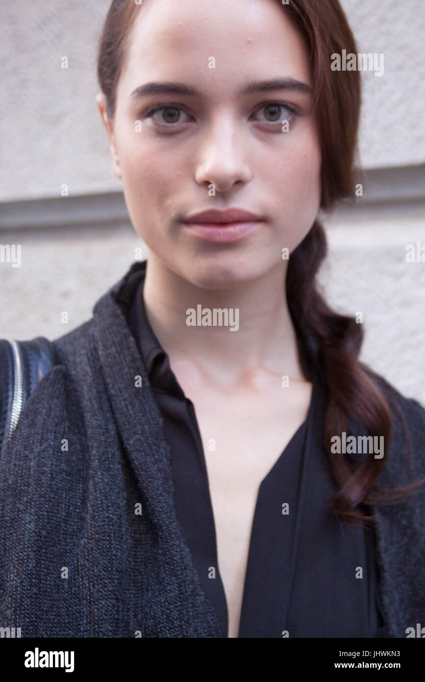 Beautiful glowing skin No Makeup beauty portrait of Fashion model ...