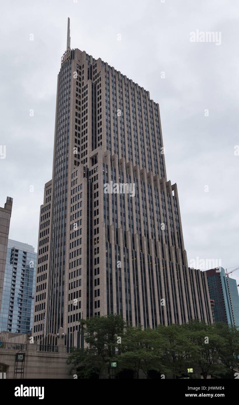 Nbc tower hi-res stock photography and images - Alamy