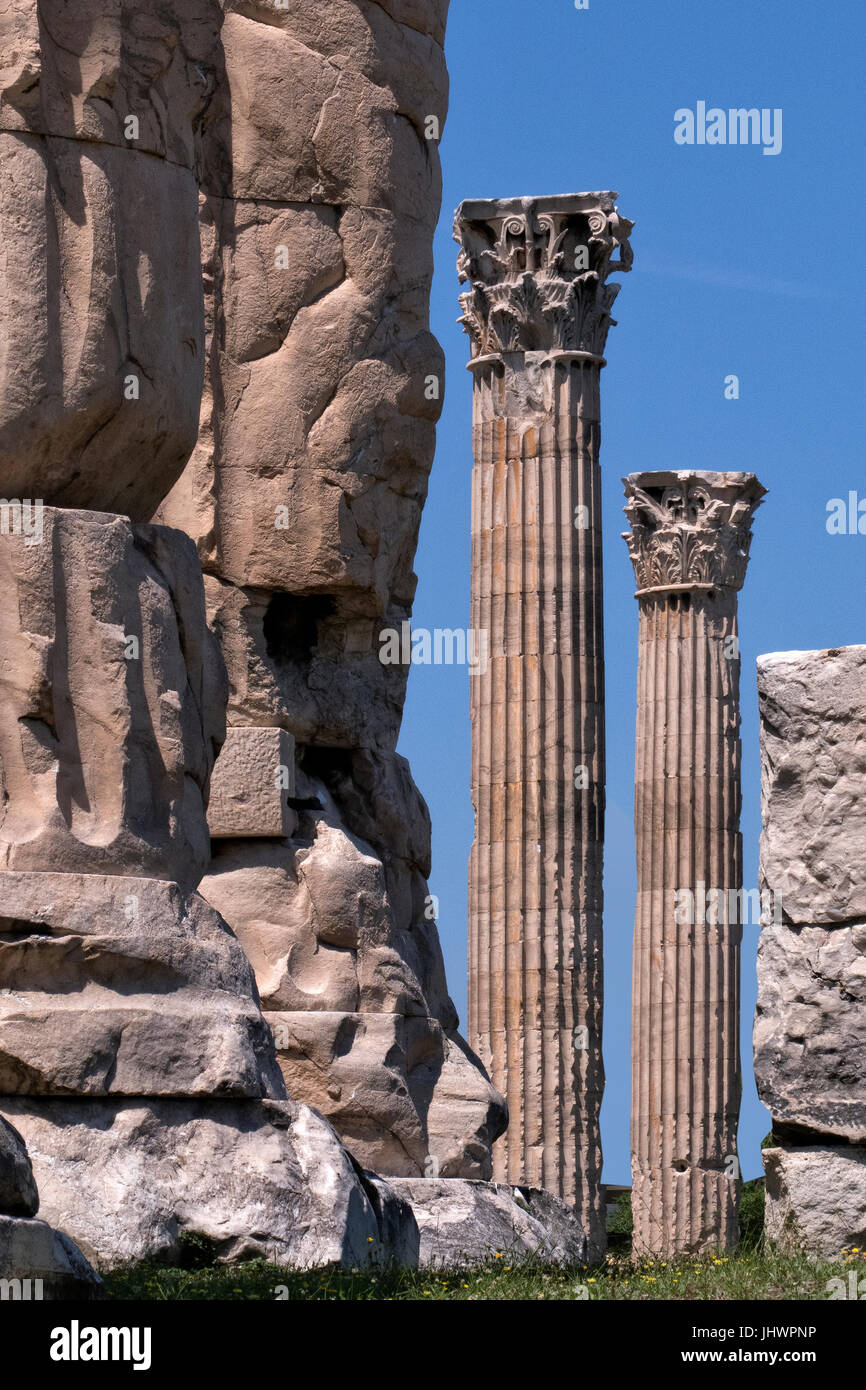 Two columns of the Zeus, Greco-Roman temple in Athens, Greece Stock ...