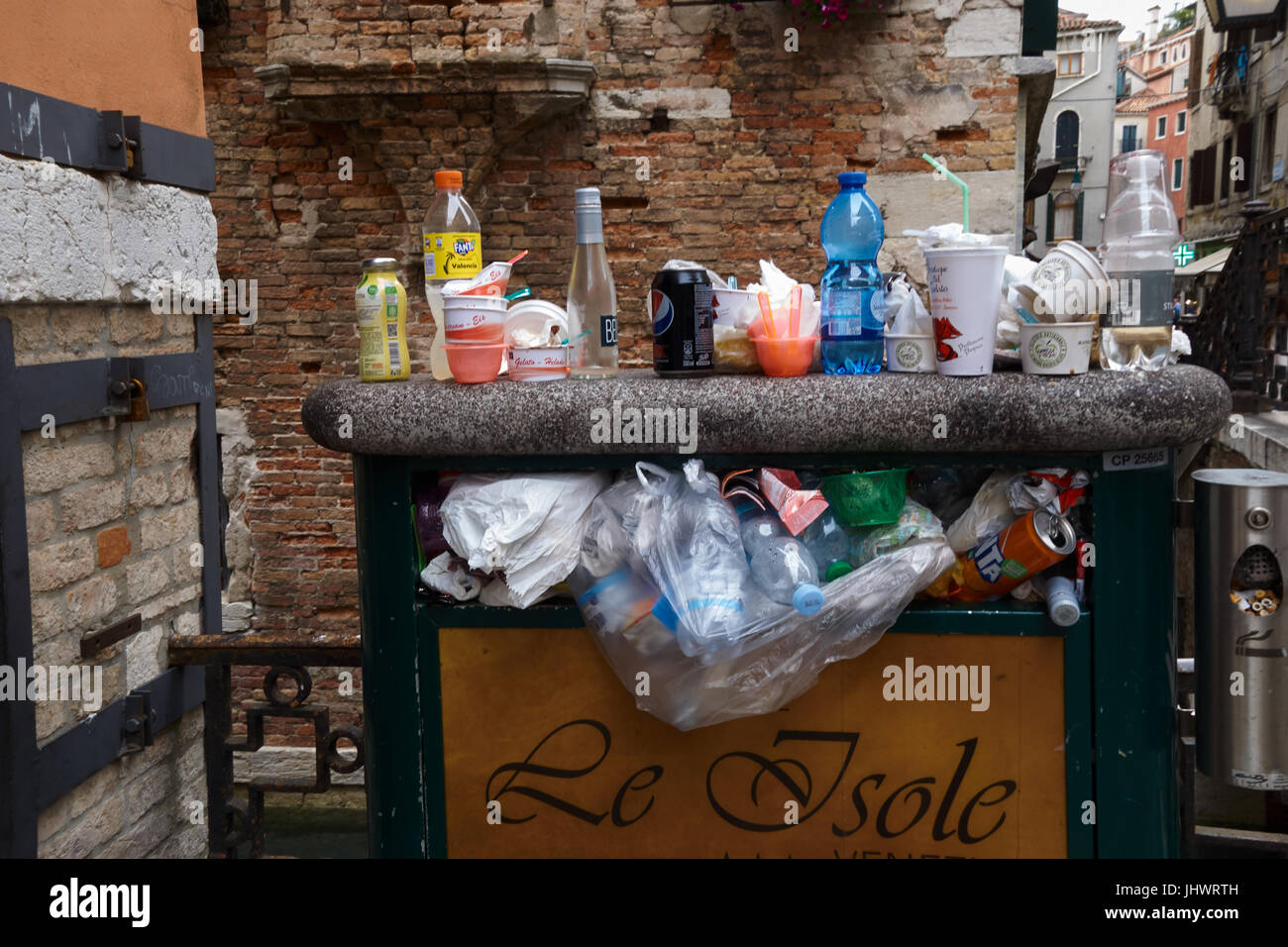 Venice rubbish hi-res stock photography and images - Alamy