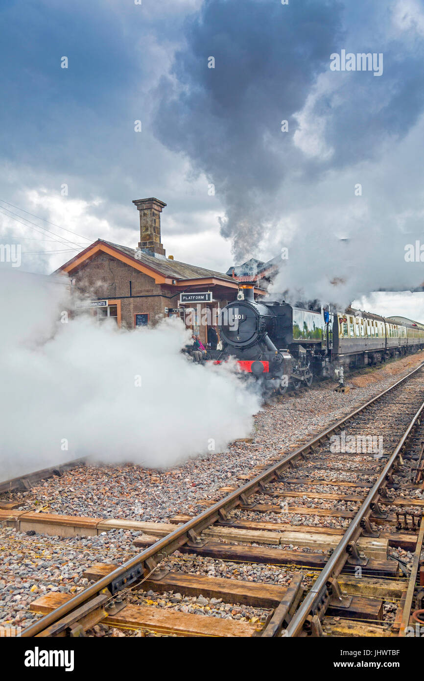 Uk steam engine dramatic hi-res stock photography and images - Alamy