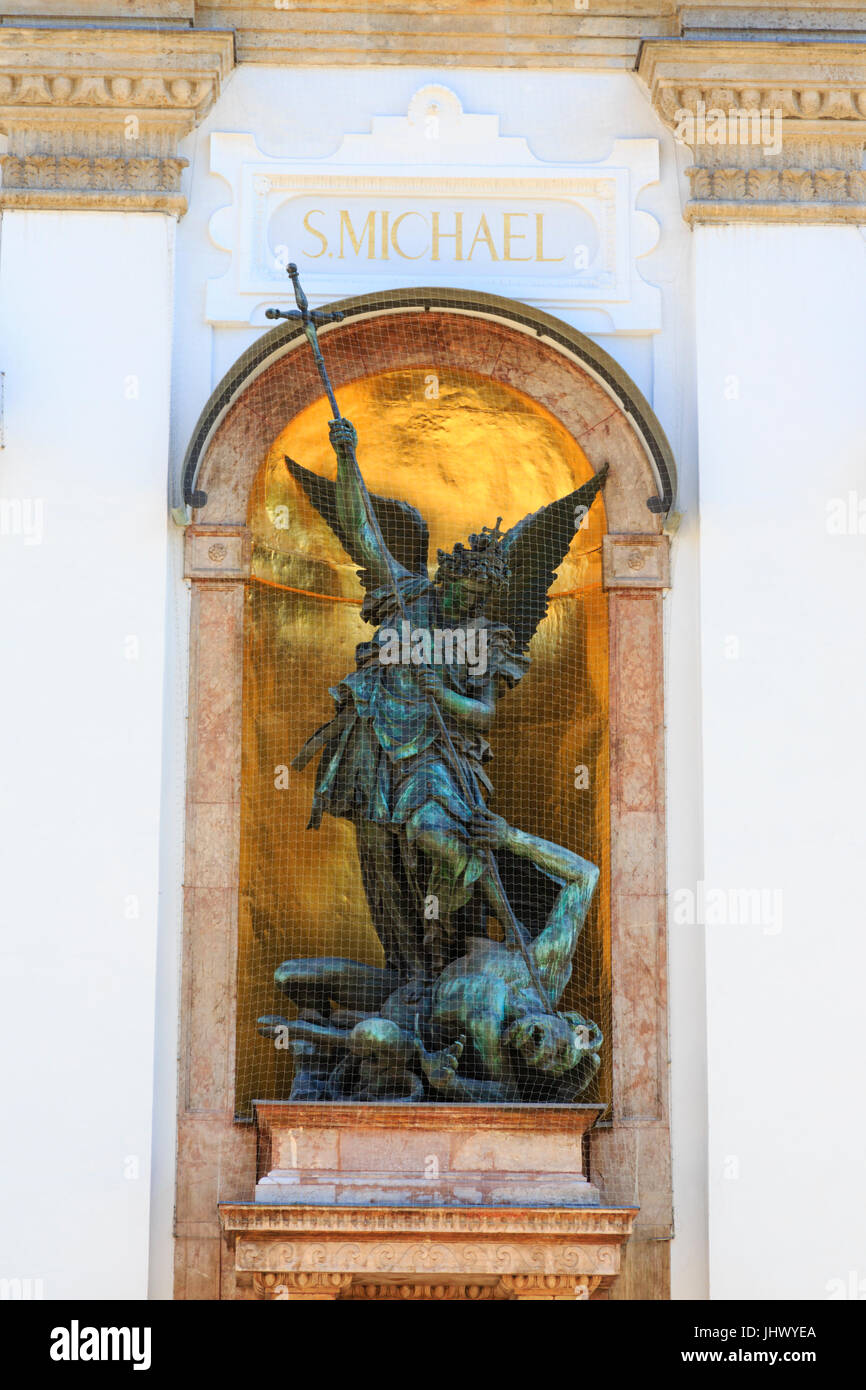 Saint michael sculpture hi-res stock photography and images - Alamy