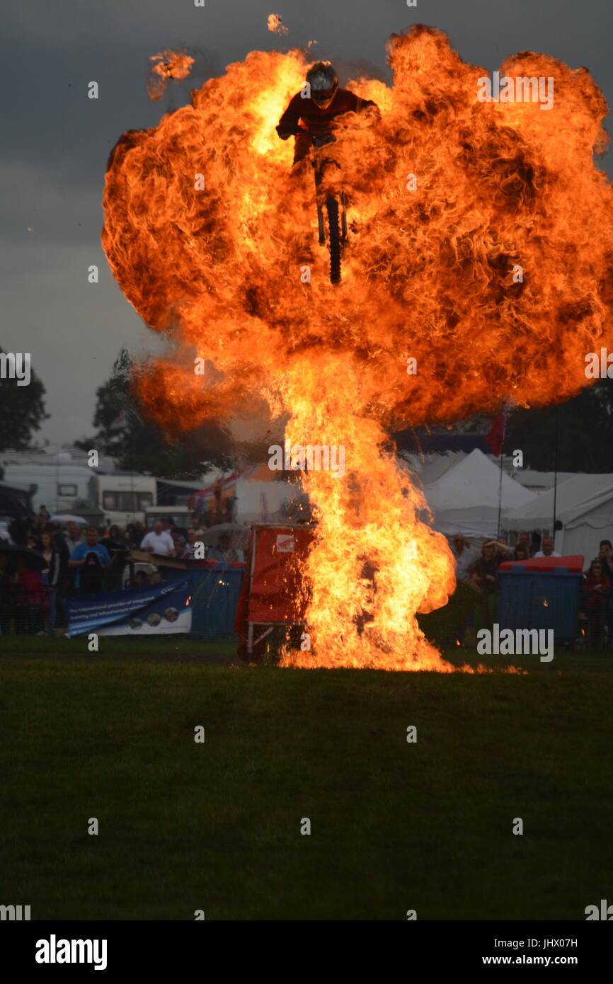 Motorcycle stunt hi-res stock photography and images - Alamy