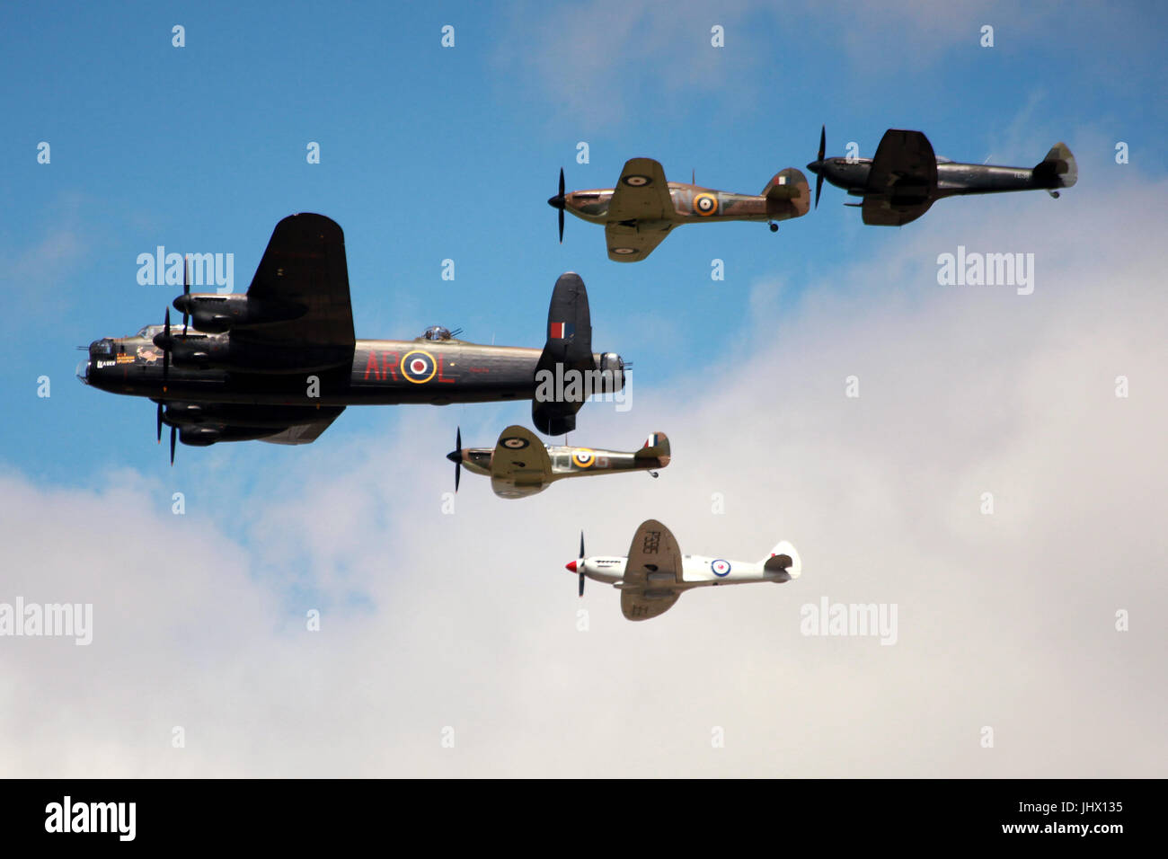 Ww2 british aircraft hi-res stock photography and images - Alamy