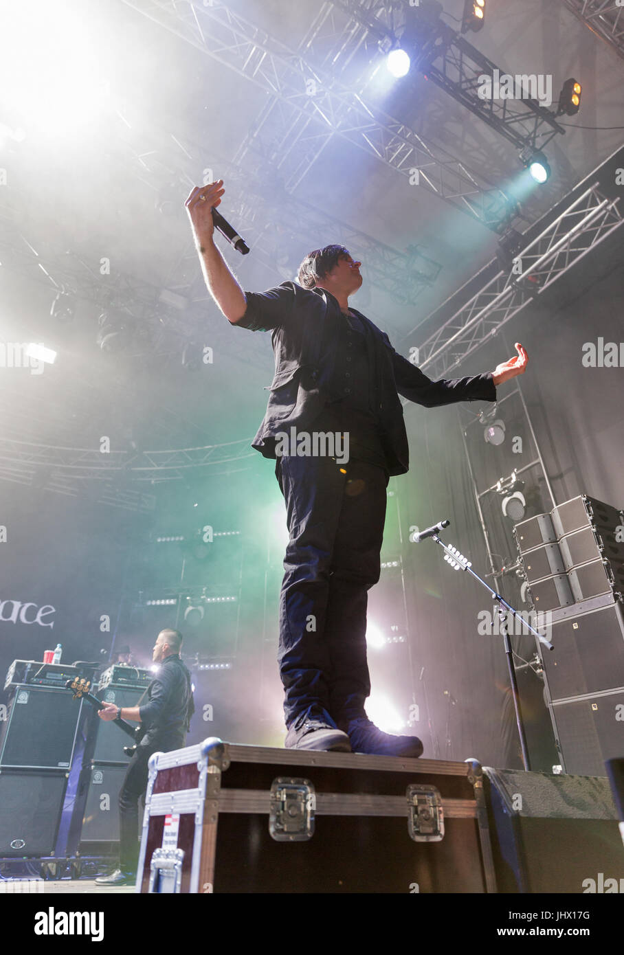 Matt walst three days grace hi-res stock photography and images - Alamy