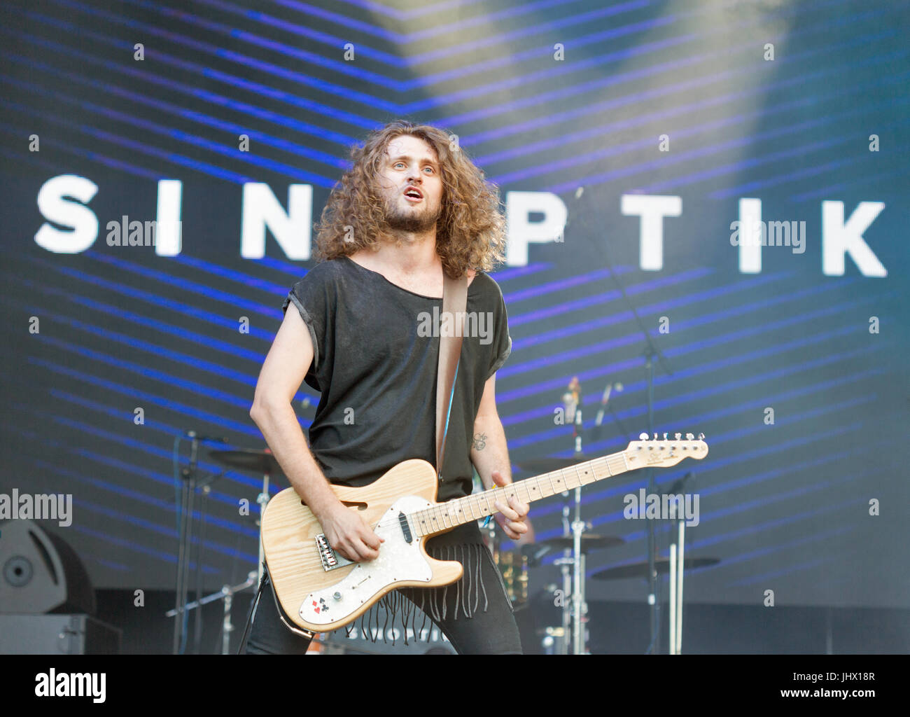 Global battle of the bands hi-res stock photography and images - Alamy