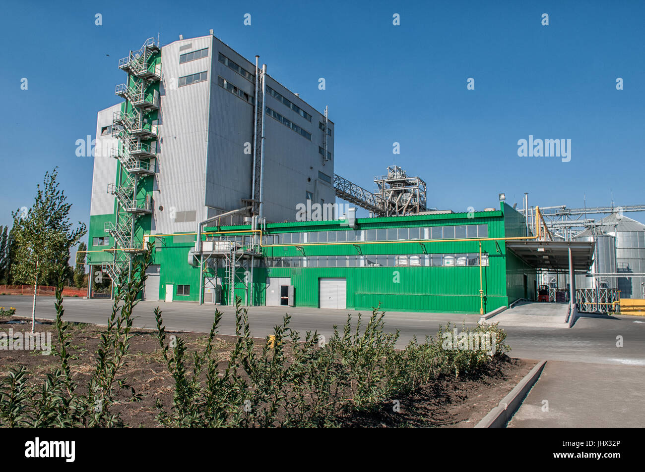 agricultural large industrial factory farm Stock Photo - Alamy