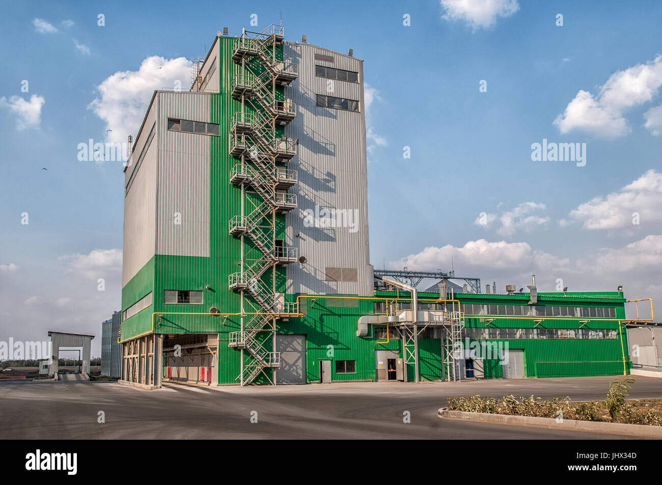 Old industrial buildings silos hi-res stock photography and images - Alamy