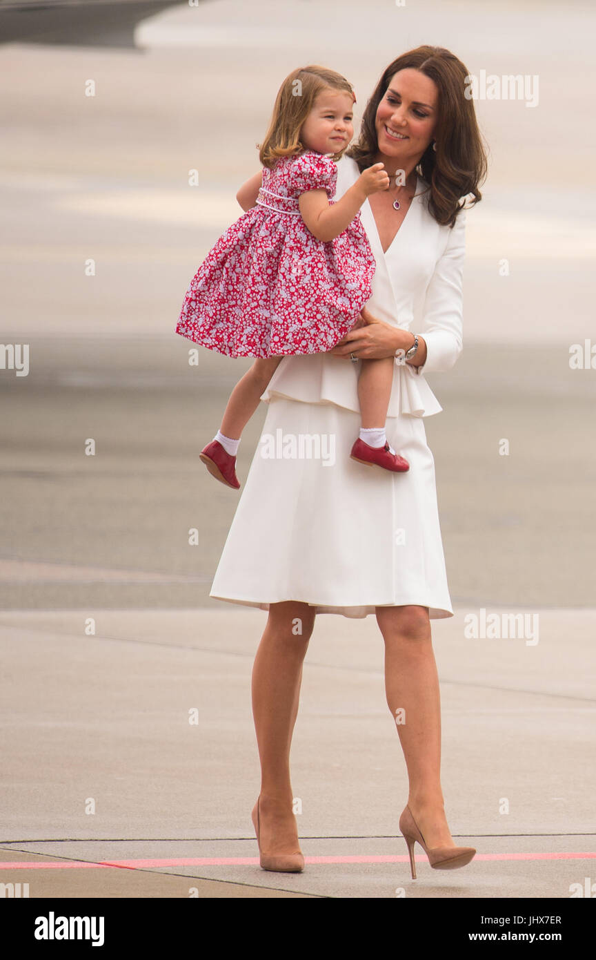 The Duchess of Cambridge at Warsaw's Chopin Airport with Princess ...