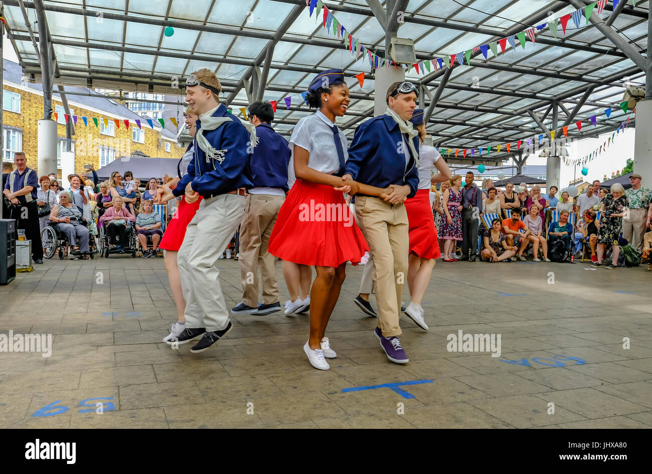 East end london 1950s hi-res stock photography and images - Alamy