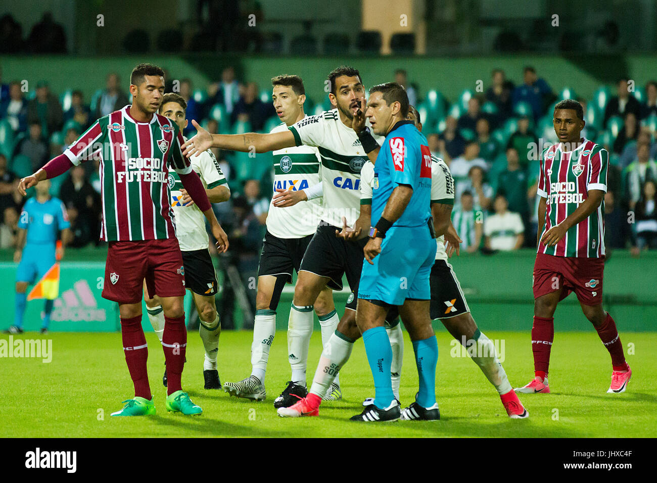 Curitiba, Brazil. 16th July, 2017. A lot of complaint about the ...