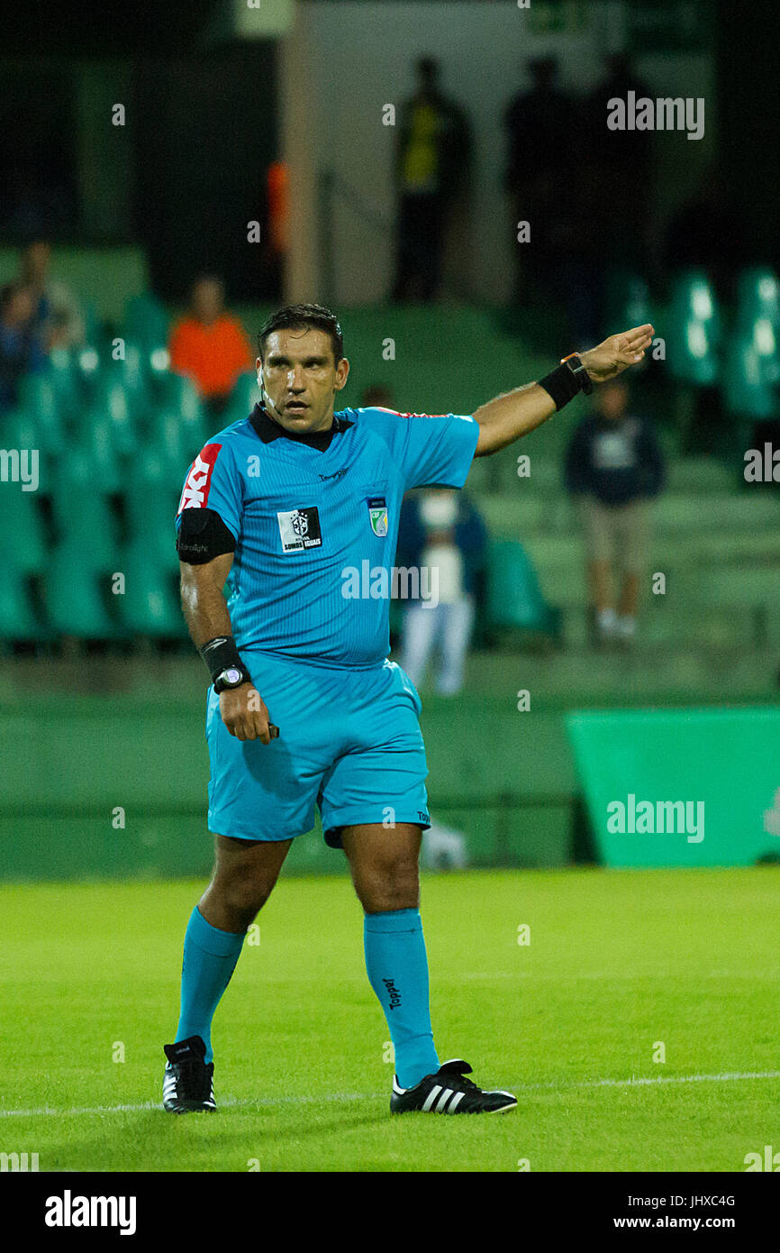 Curitiba, Brazil. 16th July, 2017. Referee Leandro Bizzio Marinho (SP ...