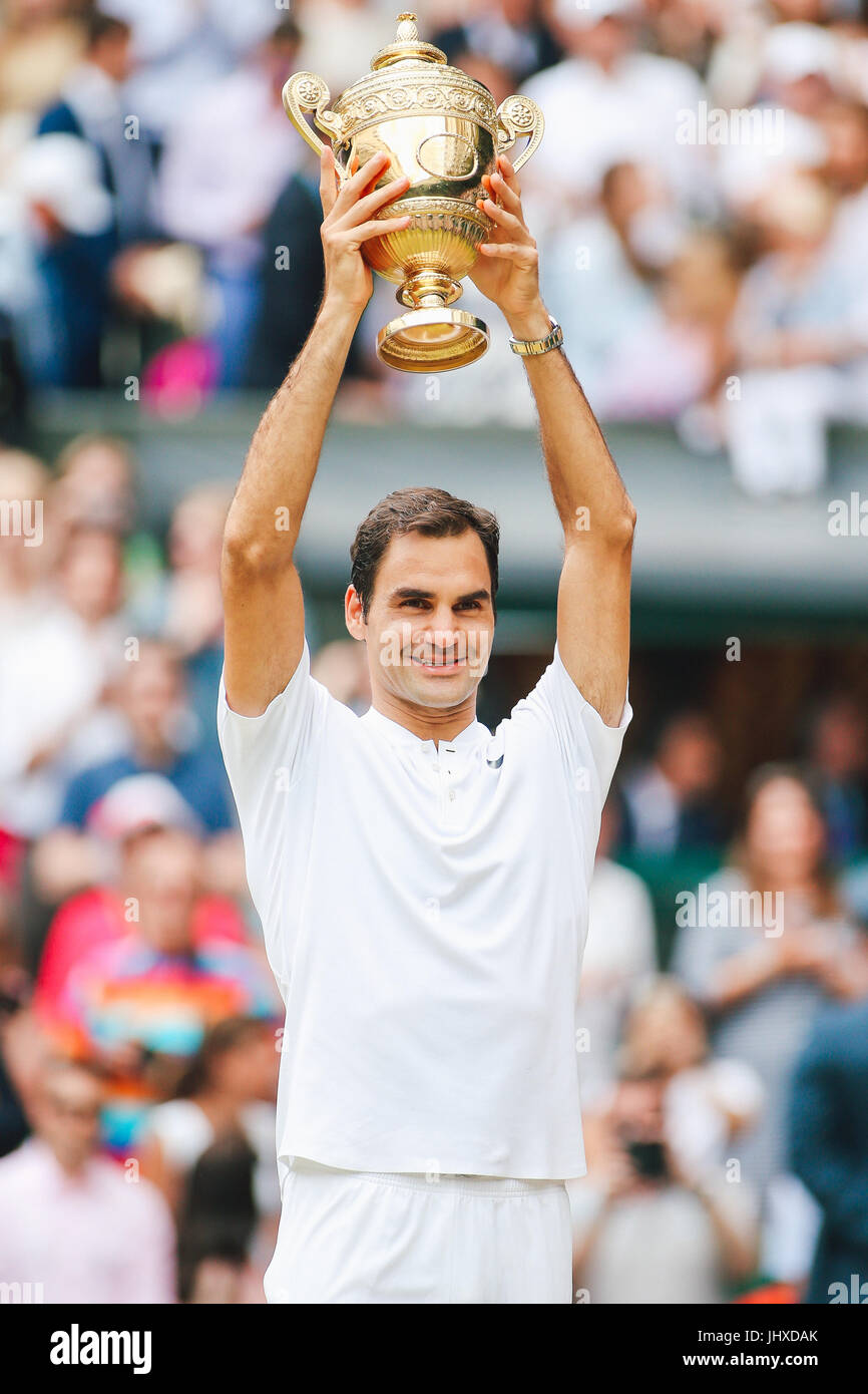 Roger federer trophy hi-res stock photography and images - Alamy
