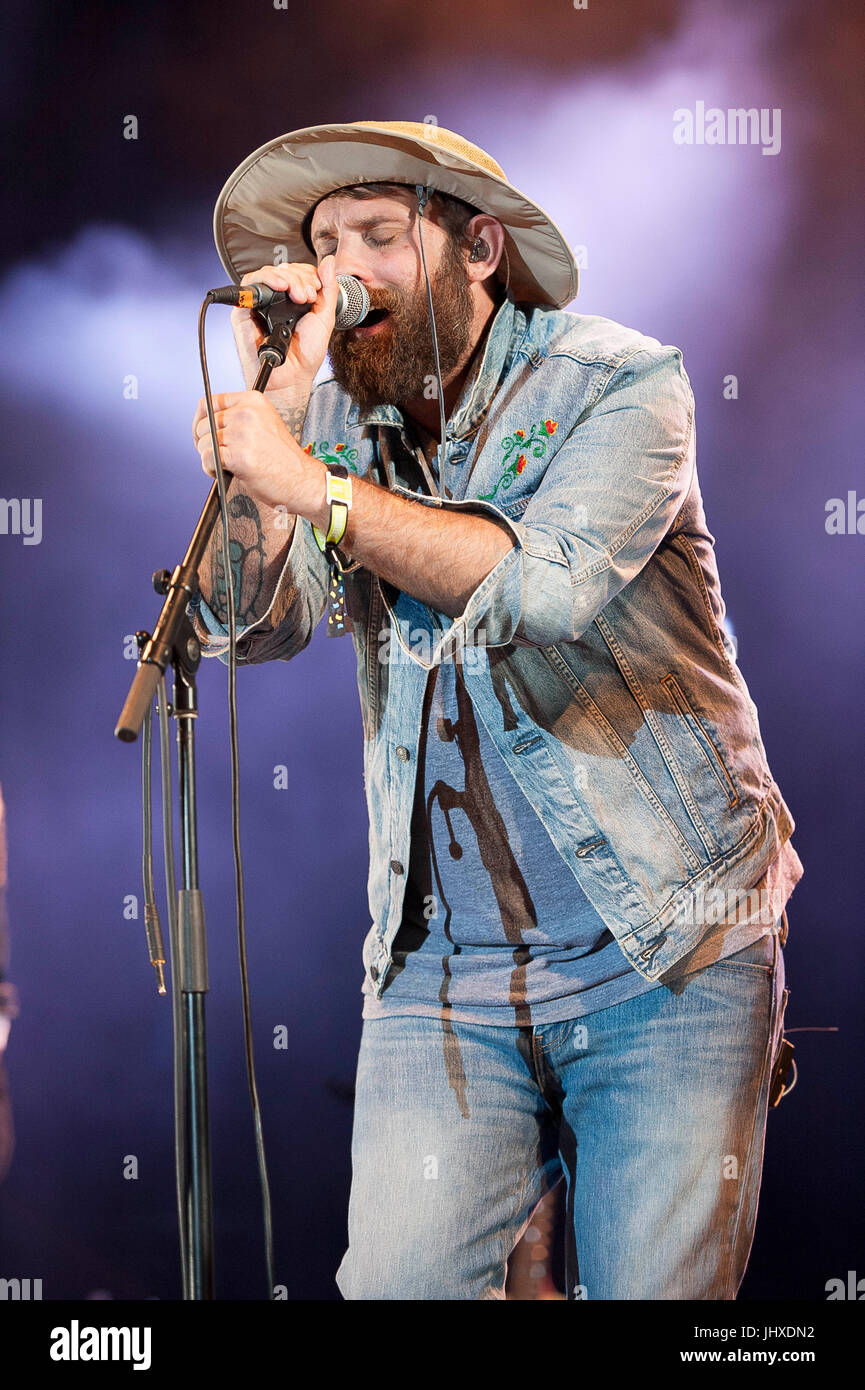 Strumbellas simon ward hi-res stock photography and images - Alamy