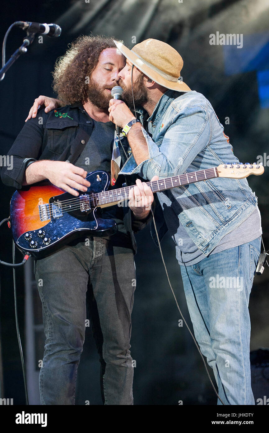 Strumbellas simon ward hi-res stock photography and images - Alamy