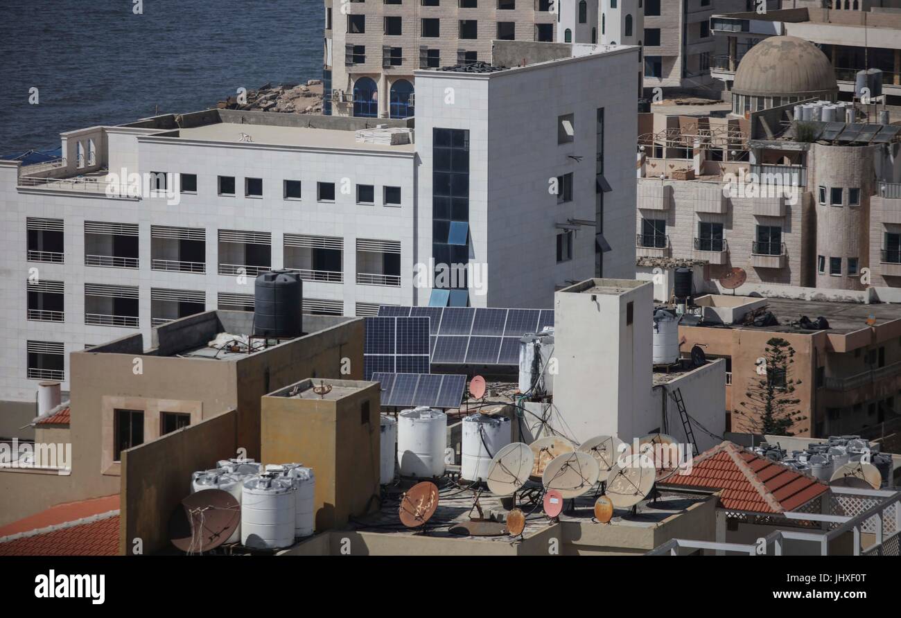 Solar panels roof hospital hi-res stock photography and images - Alamy