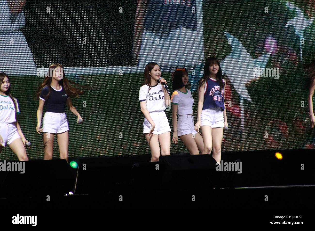 Hongkong, China. 16th July, 2017. GFriend Sowon, Yerin, Eunha, Yuju, SinB and Umji hold 2017 ...