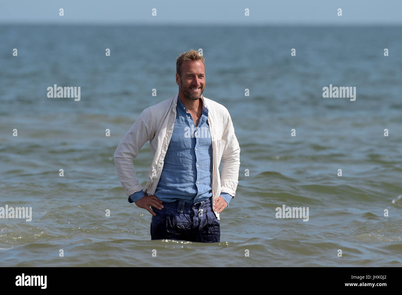 Holkham Beach, Norfolk, UK. 17th July, 2017. TV Presenter Ben Fogle The ...