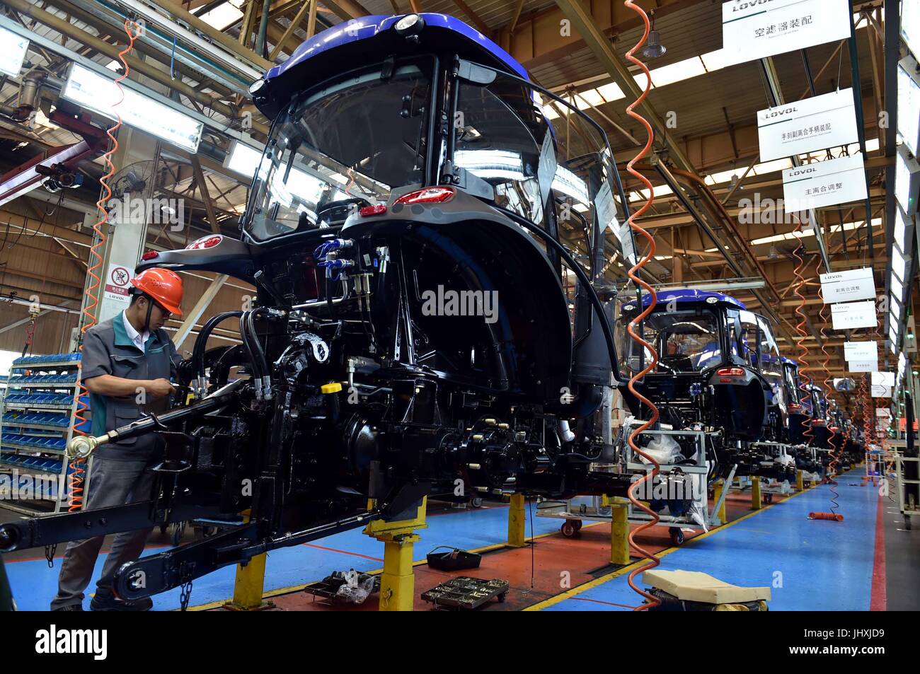 Tractor assembly line hi-res stock photography and images - Alamy