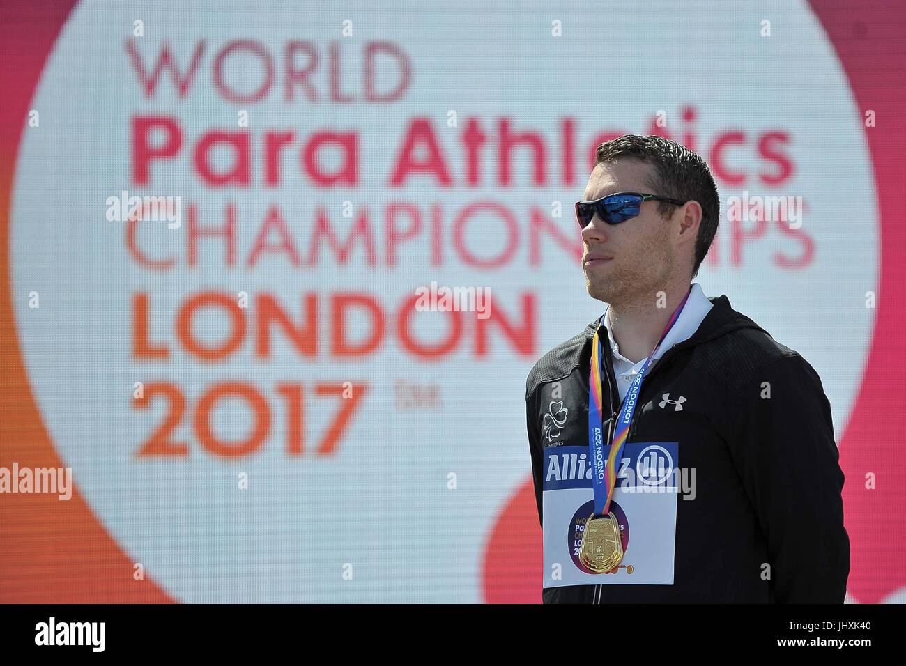 Gold medal at the medal ceremony hi-res stock photography and images ...
