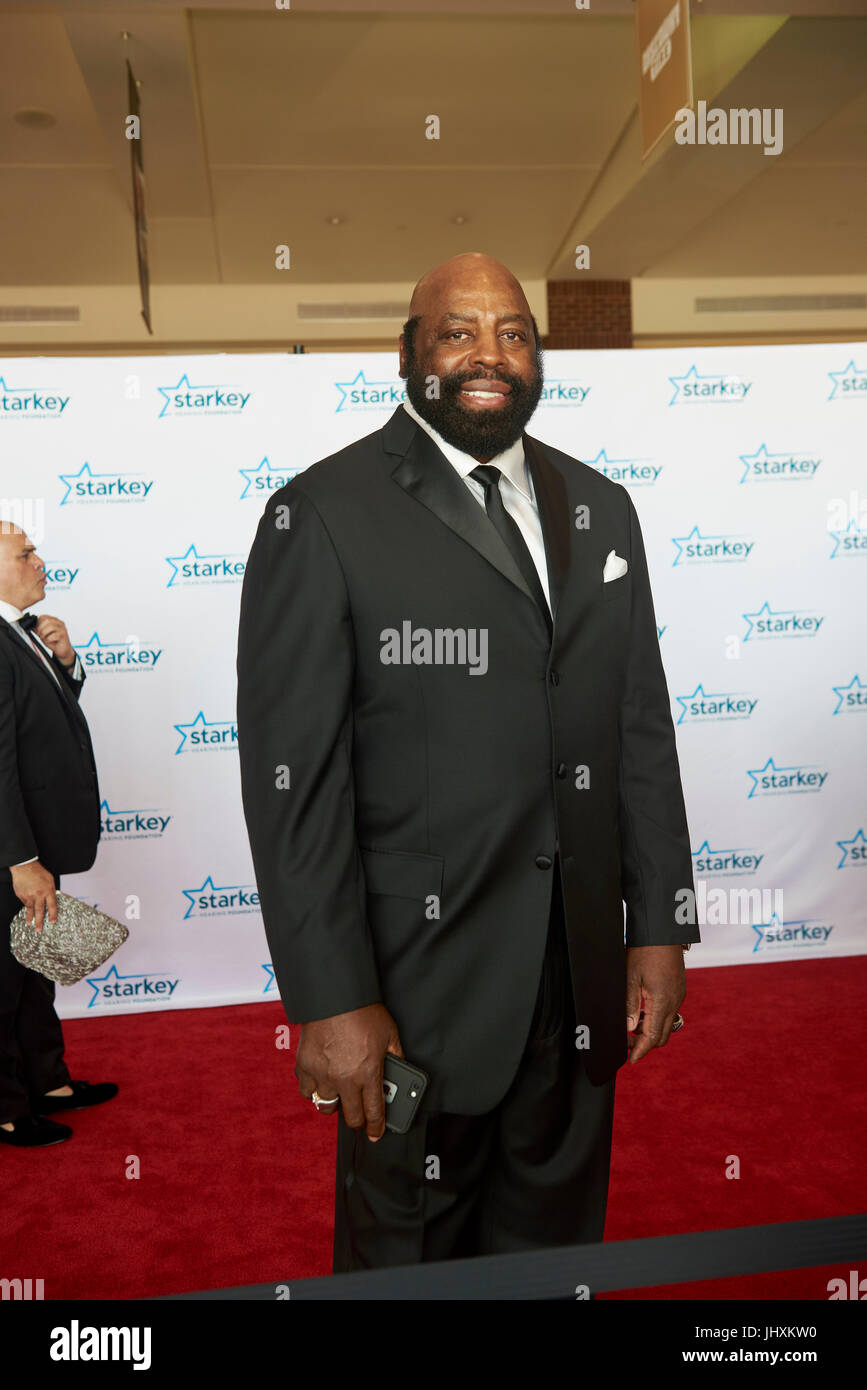 ST. PAUL, MN JULY 16: Ed "Too Tall" Jones poses on the red carpet at ...