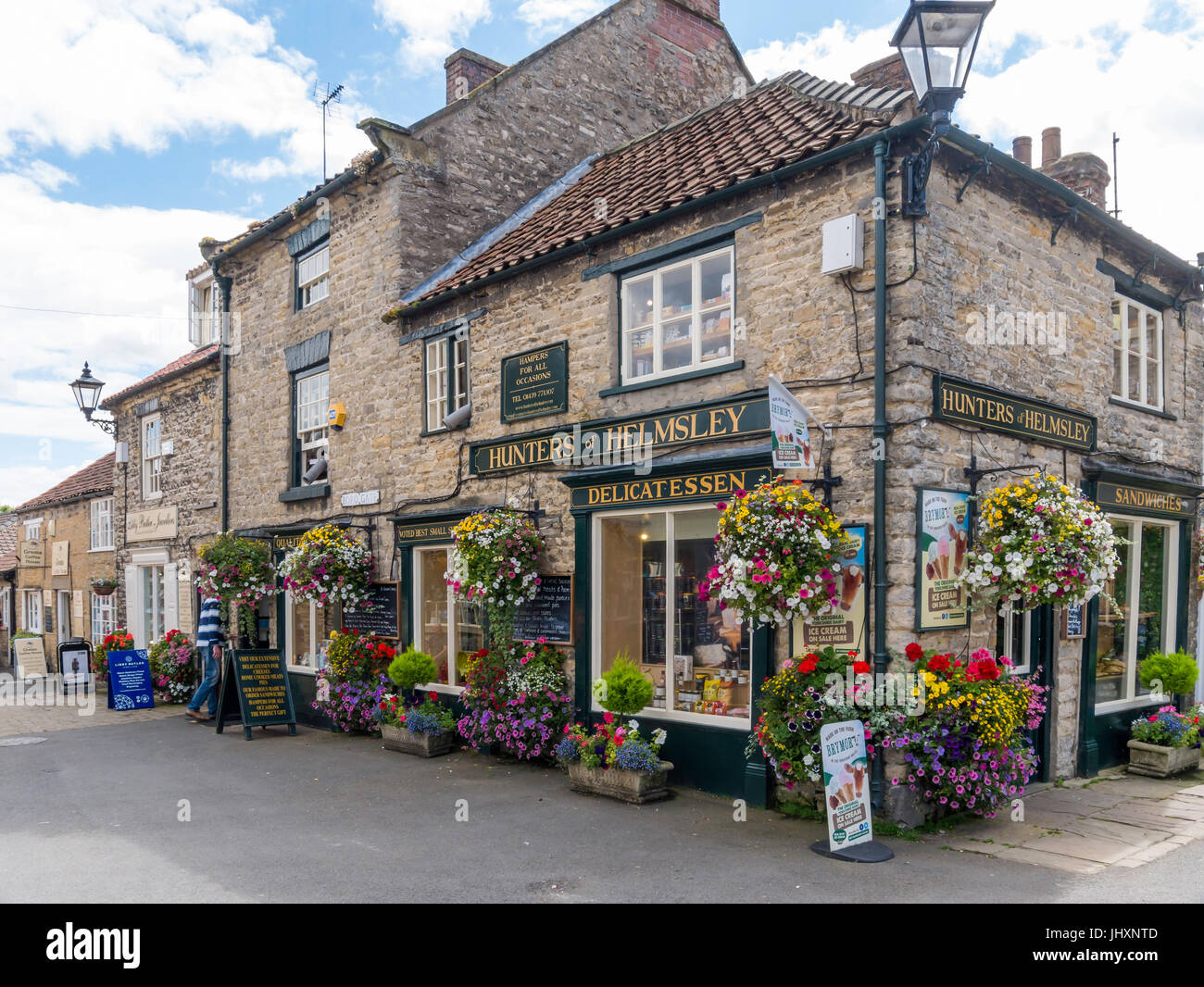 Traditional shop helmsley hi-res stock photography and images - Alamy