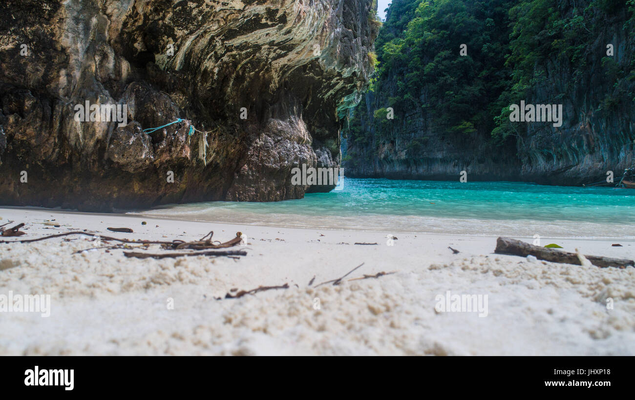 Beach view of iconic tropical turquoise water Pileh Lagoon surrounded ...