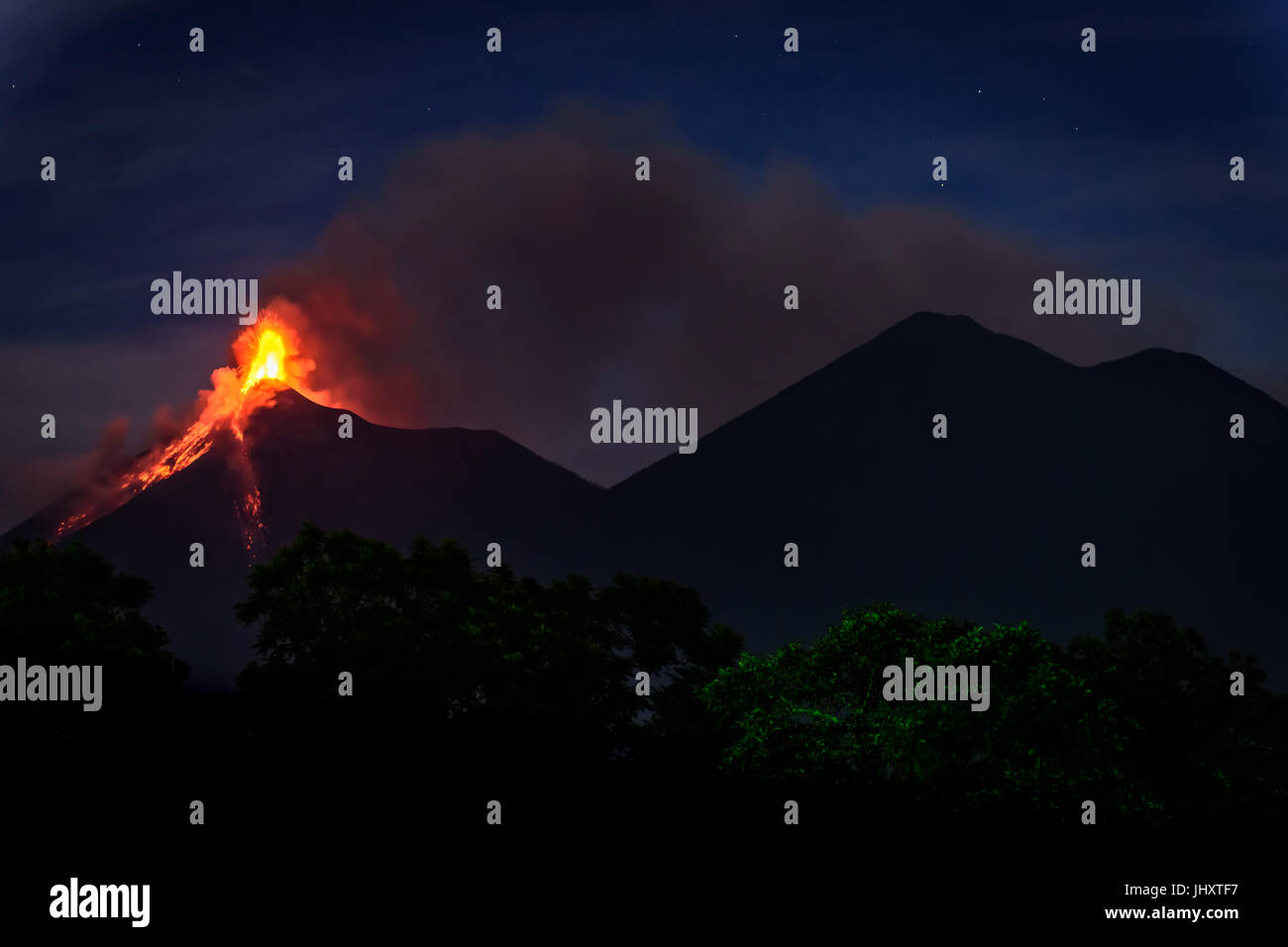 Volcano fuego hi-res stock photography and images - Alamy