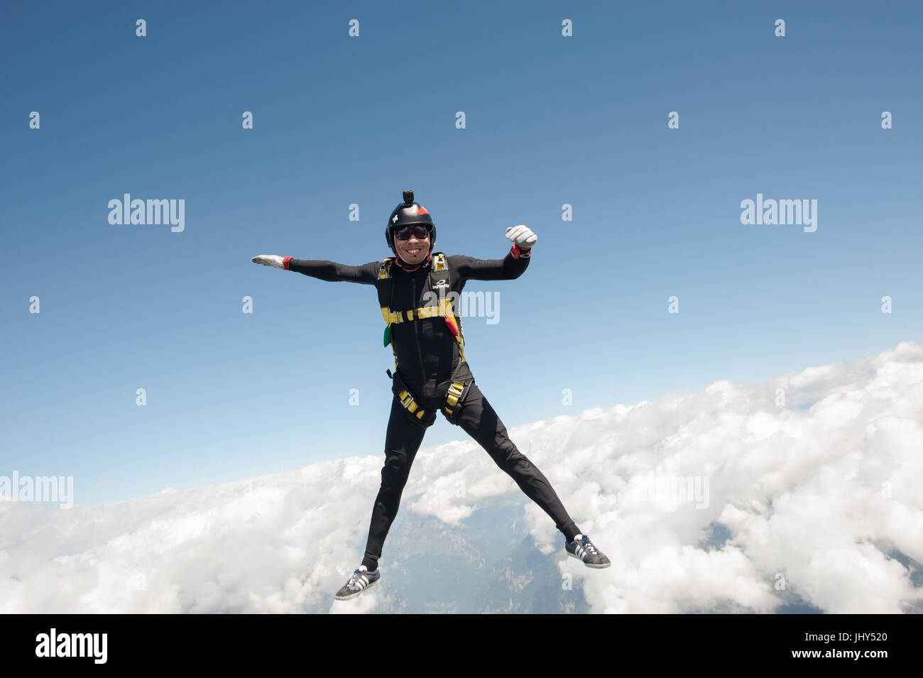 Skydiver jumping out airplane hi-res stock photography and images - Alamy