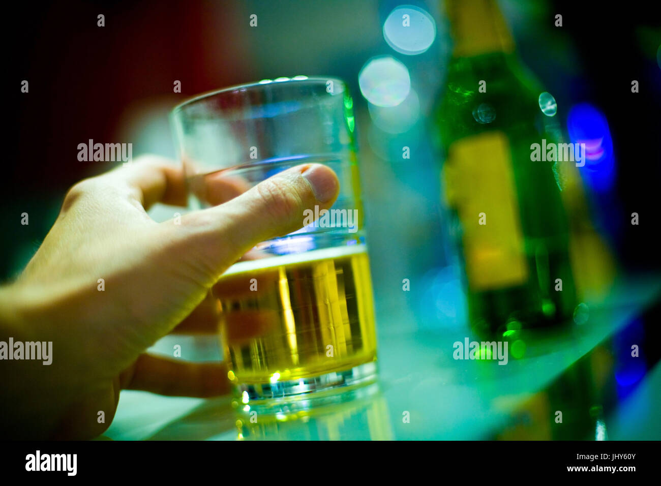 Glas bier hi-res stock photography and images - Alamy