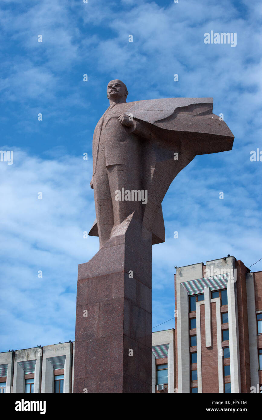 Statue of Vladimir Lenin in front of the Transnistrian Parliament ...