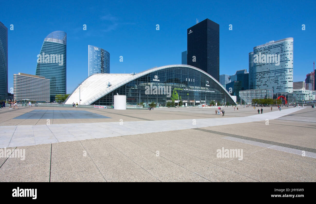Modern architecture in the La Defense, Paris, France - Moulder ...