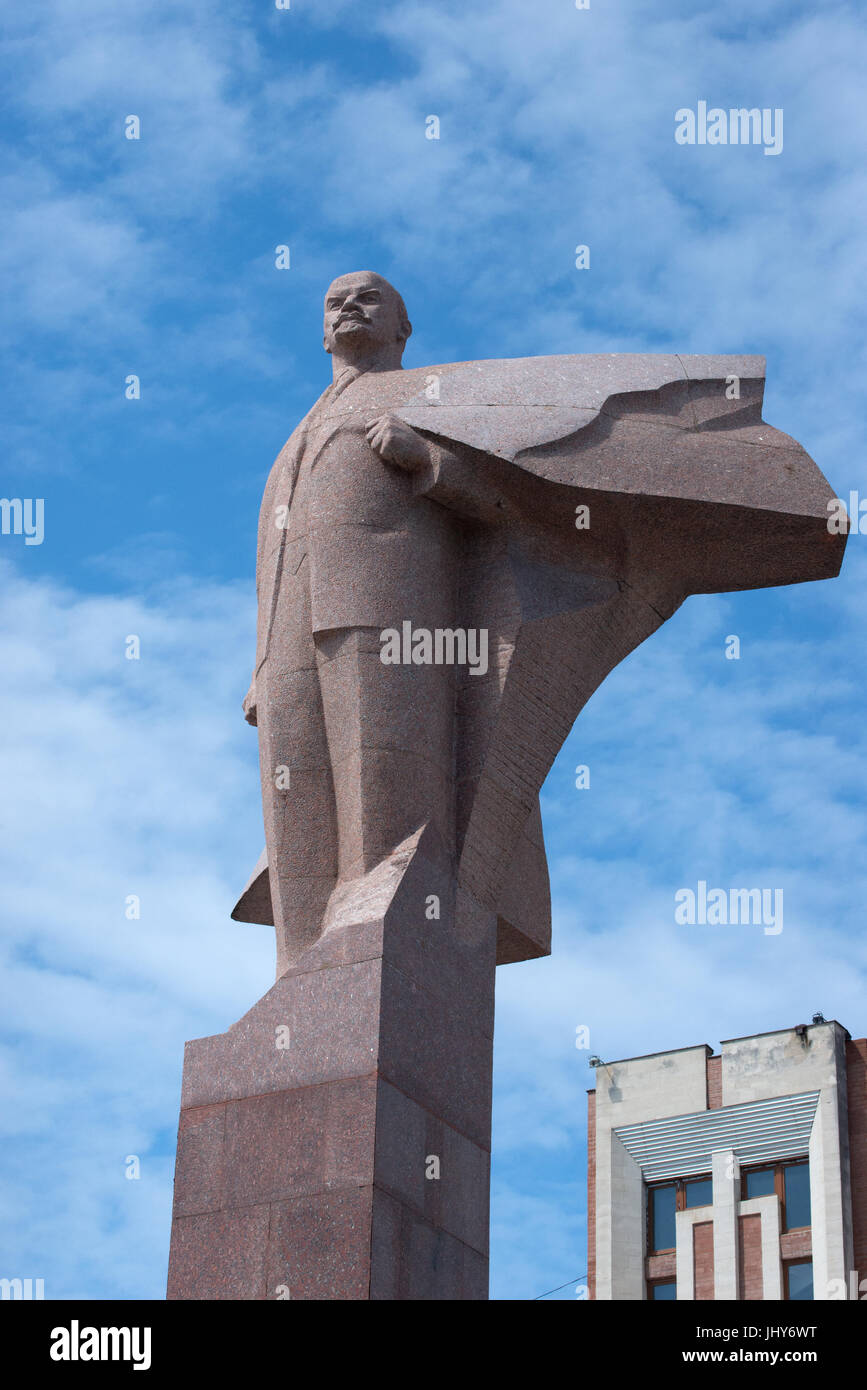 Statue of Vladimir Lenin in front of the Transnistrian Parliament ...