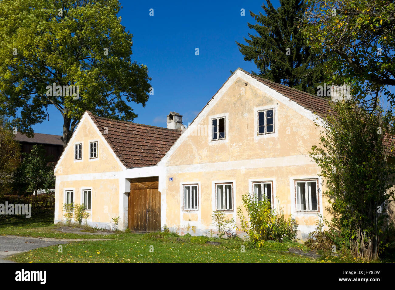 Austria farmhouse in village pehen rappottenstein hi-res stock ...