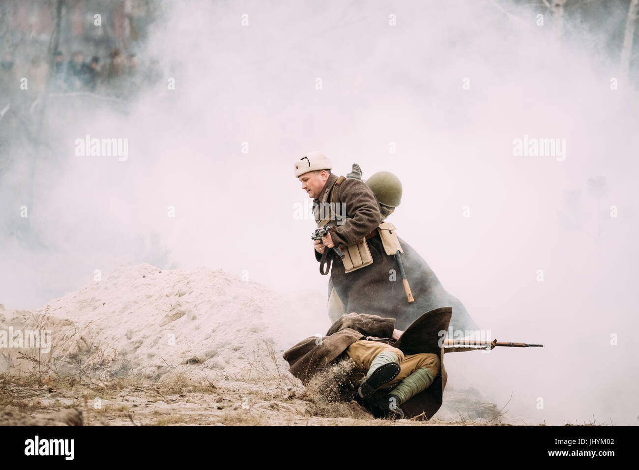 Ww2 Soldier Running High Resolution Stock Photography and Images - Alamy