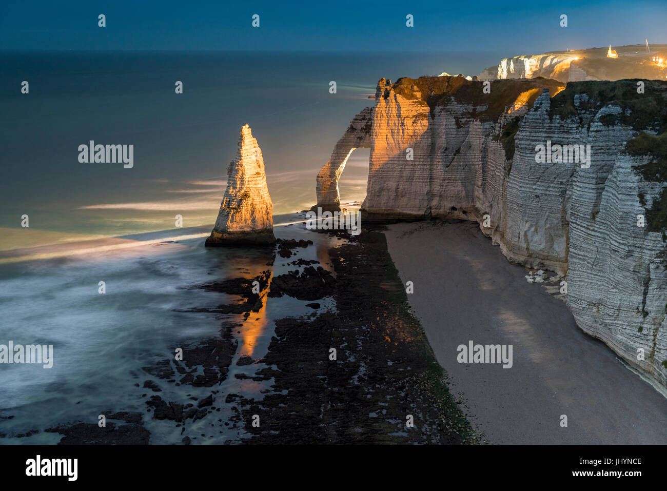 Chalk cliffs etretat normandy france hi-res stock photography and ...