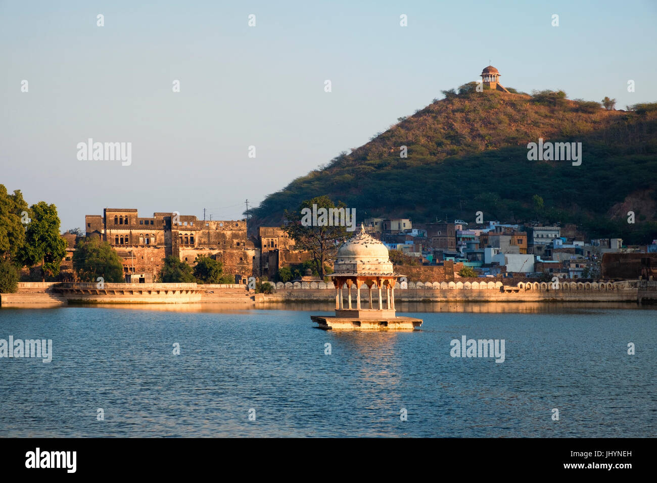 A Hindu temple in Nawal Sagar lake in Bundi, Madhya Pradesh, India ...