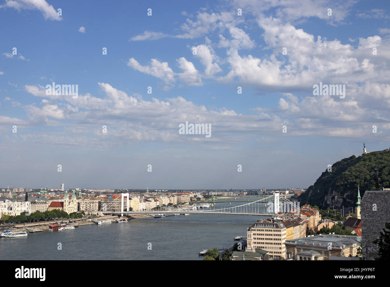 Elizabeth bridge gellert hill hi-res stock photography and images - Alamy