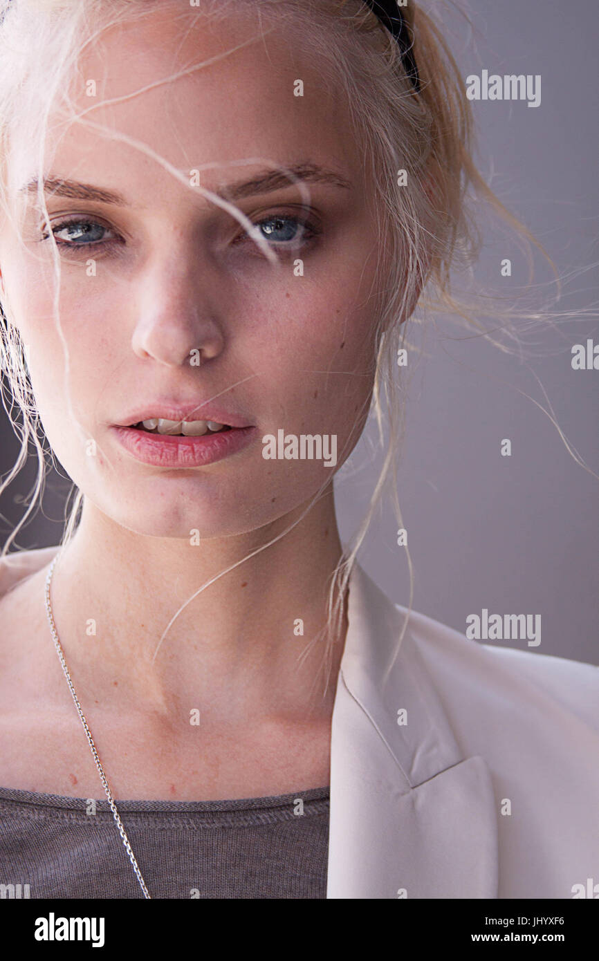 Beautiful glowing skin Professional Makeup beauty portrait of Fashion ...