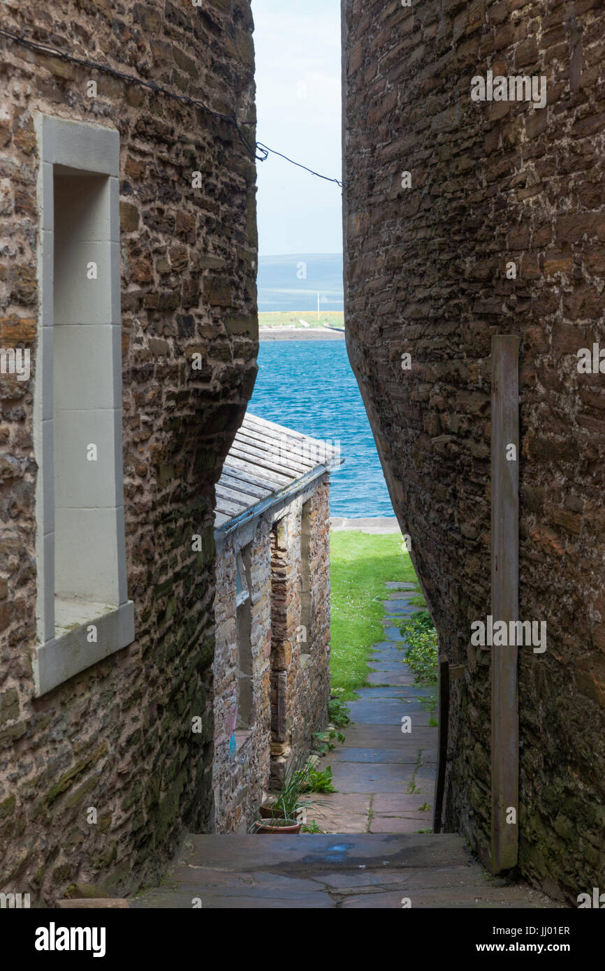 Stone built street hi-res stock photography and images - Alamy