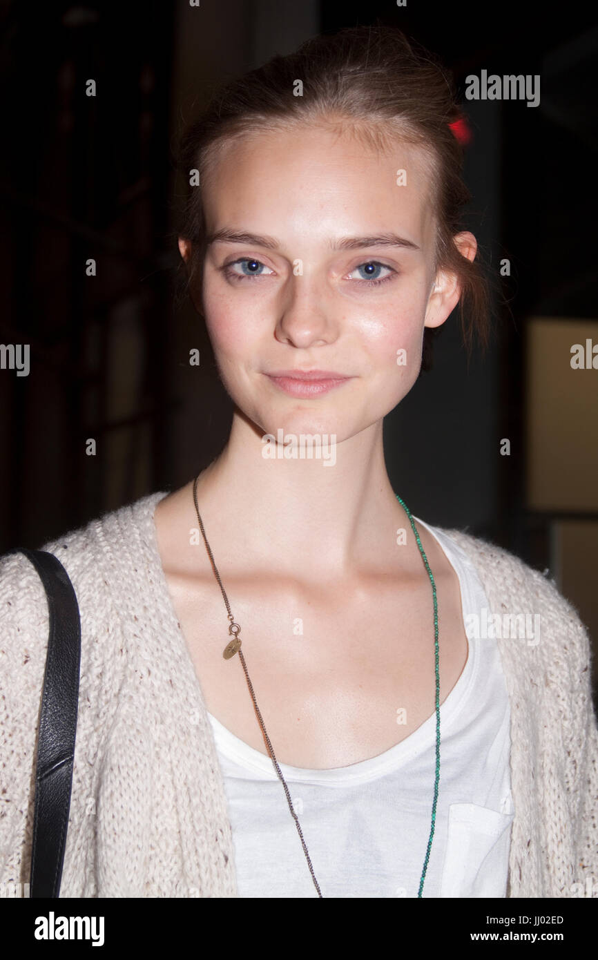 Beautiful glowing skin No Makeup beauty portrait of Fashion model ...