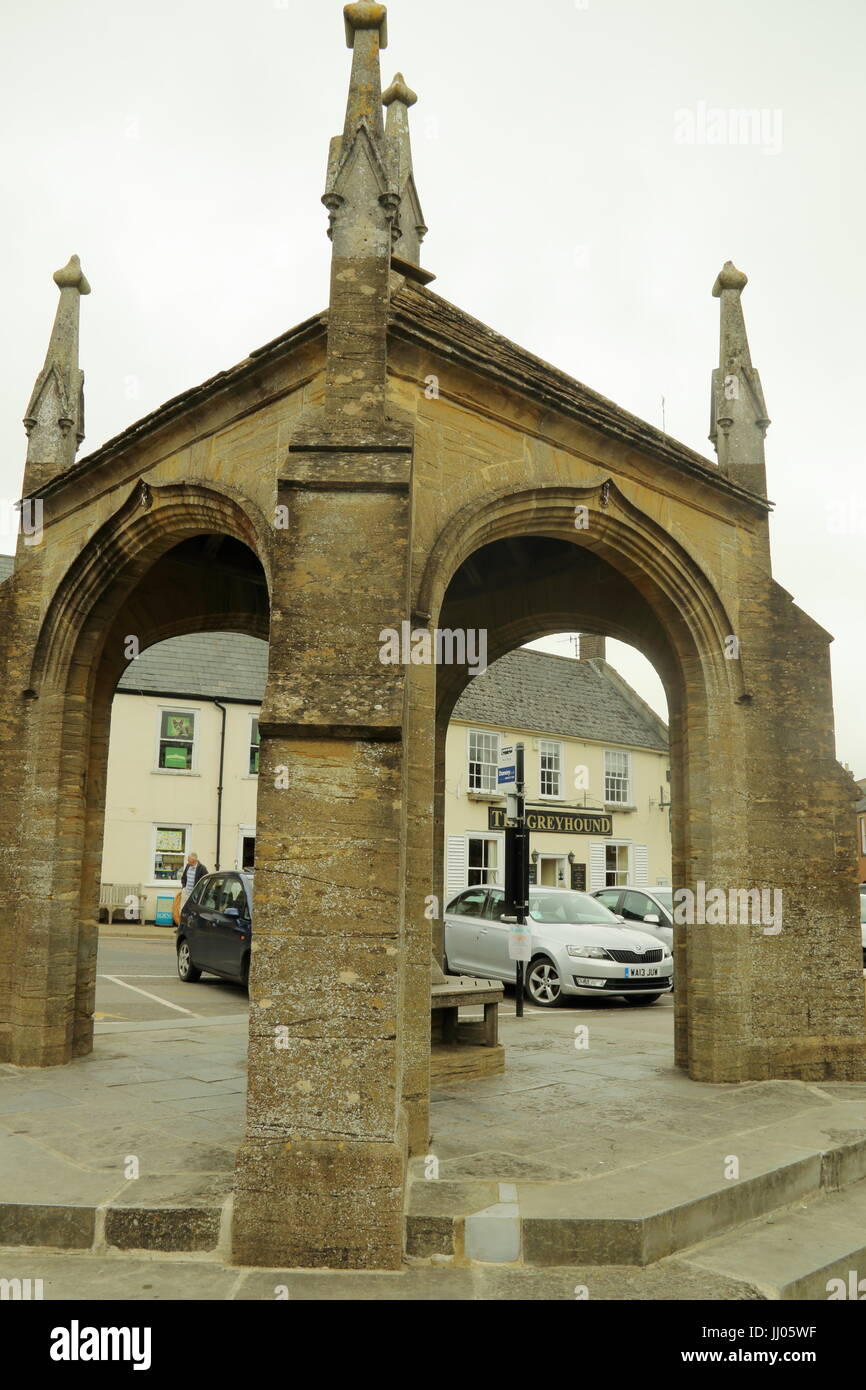 Beaminster market square hi-res stock photography and images - Alamy