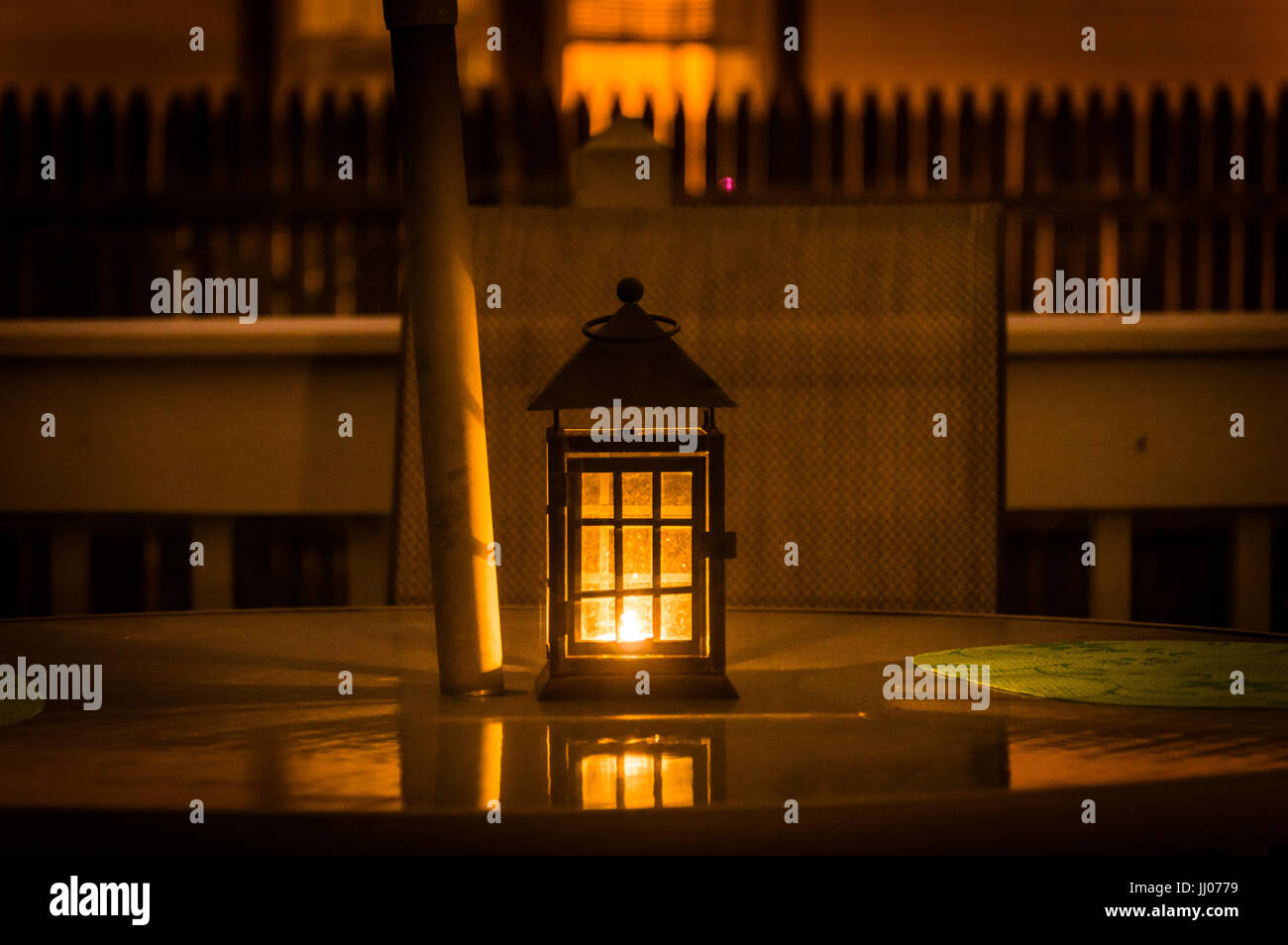 Candle light table hi-res stock photography and images - Alamy