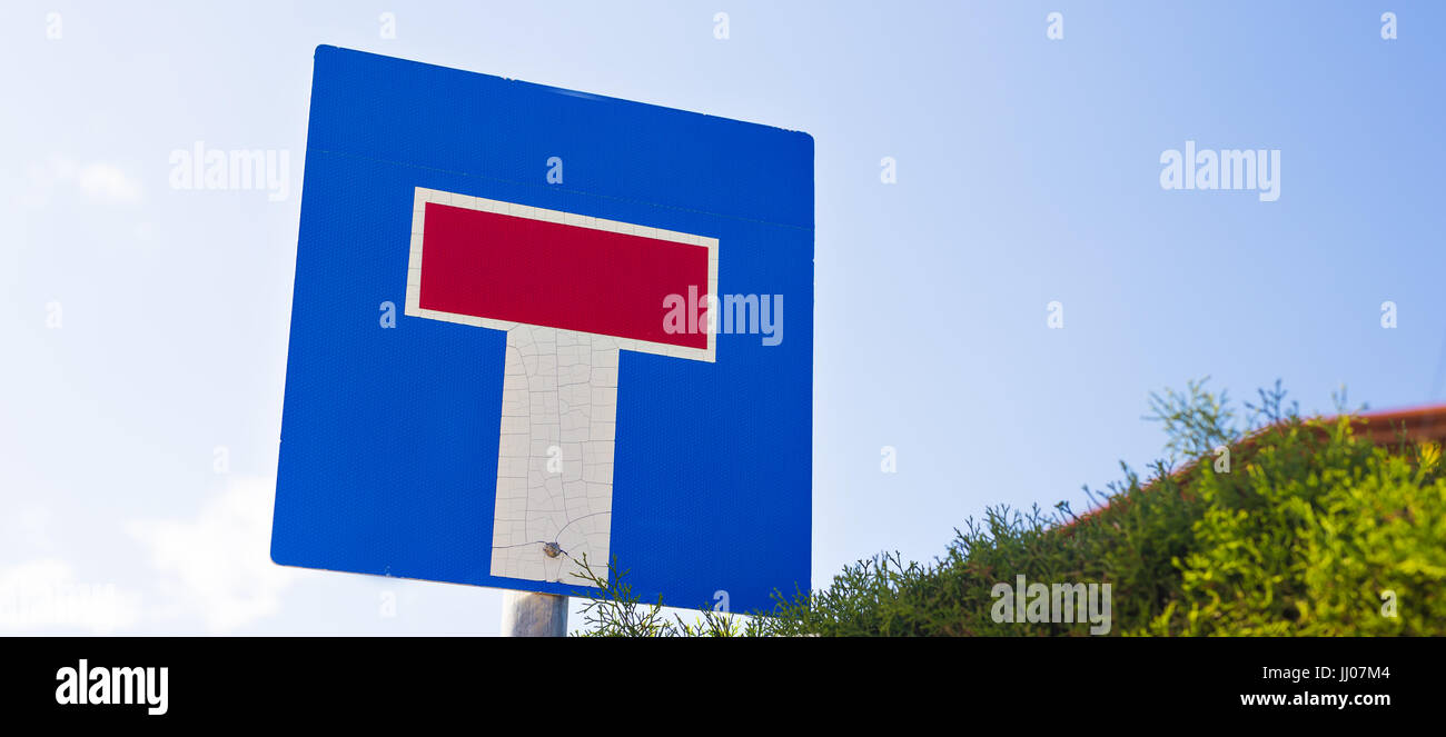 Sign indicating road with a dead end Stock Photo - Alamy