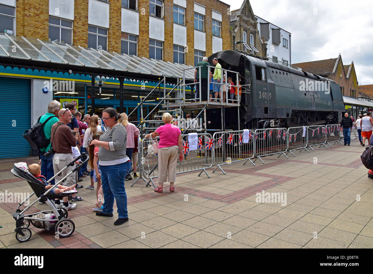 Families queing to climb into the cab of the Wadebridge steam train on ...