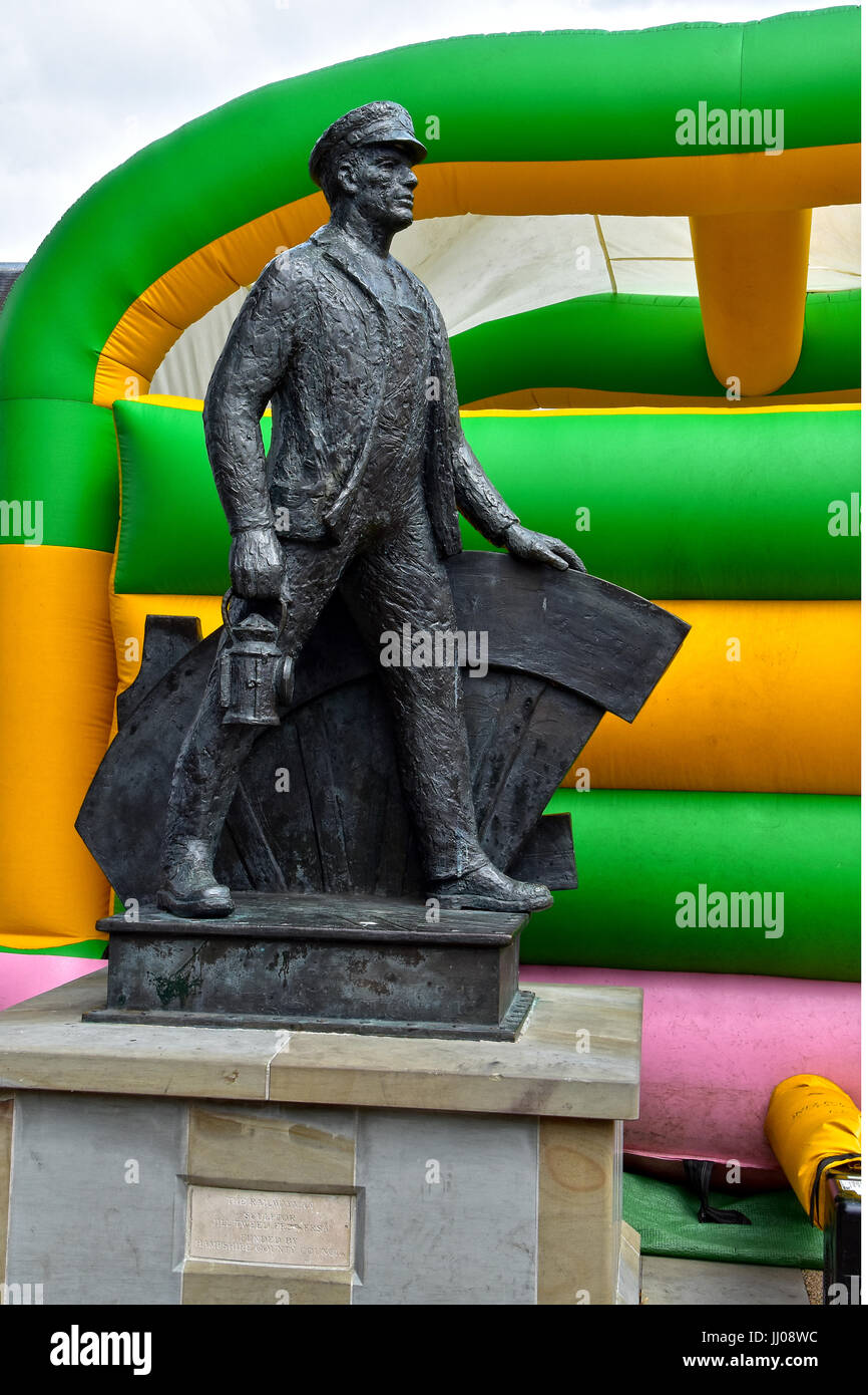 Railway man statue hi-res stock photography and images - Alamy