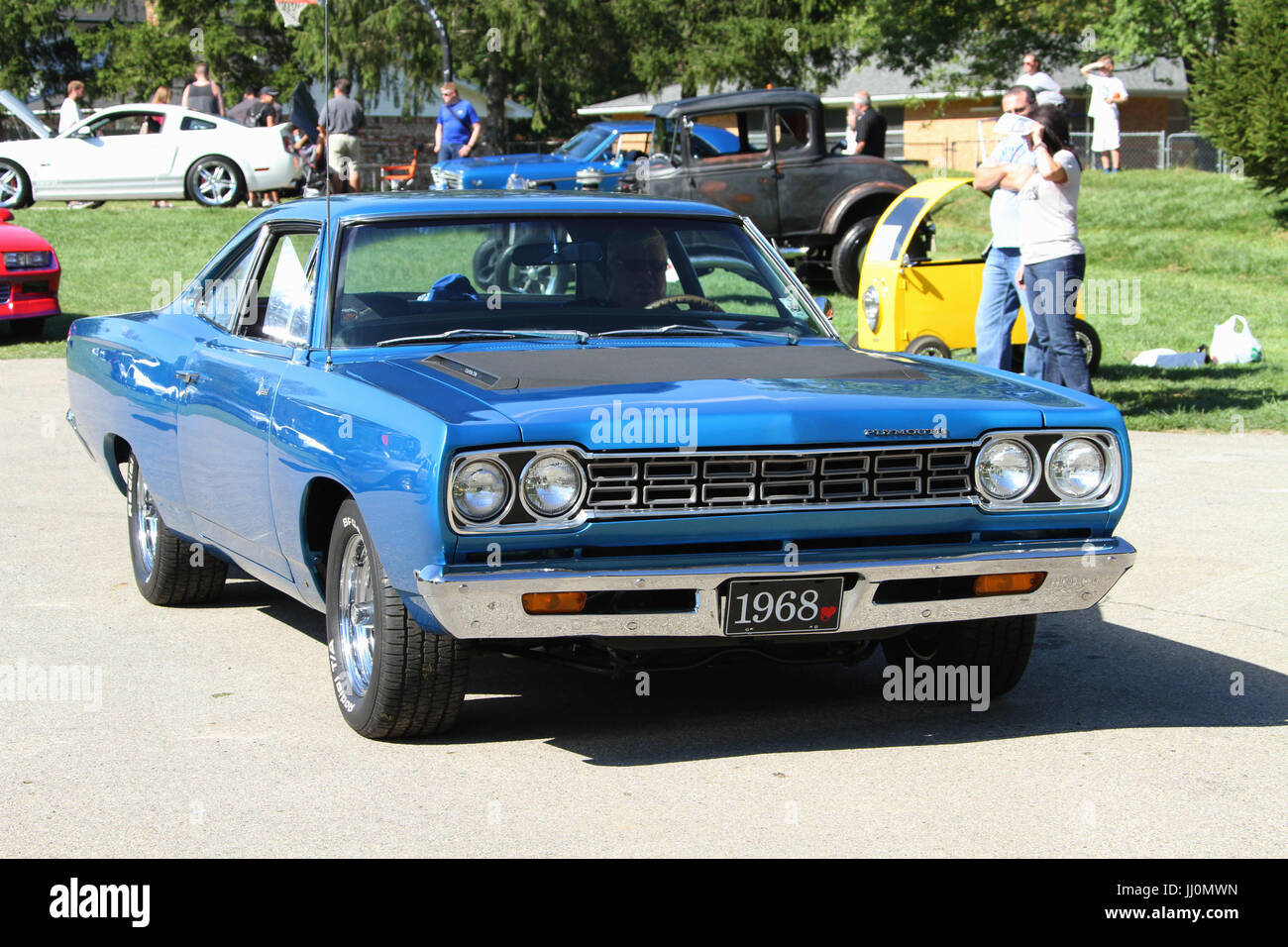 Auto- 1968 Plymouth Road Runner. Blue. Beavercreek Popcorn Festival Car ...