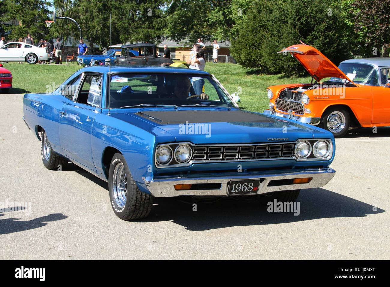 Blue Road Runner Car