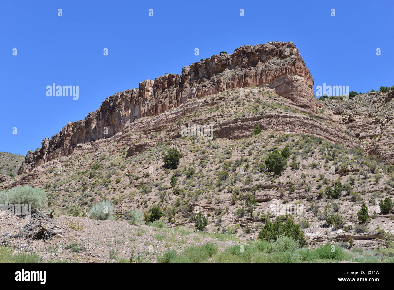 A rocky desert landscape on a hot summers day in Nevada Stock Photo - Alamy