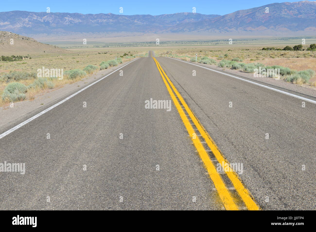 The desert landscape of US 50 Highway in Nevada Stock Photo - Alamy